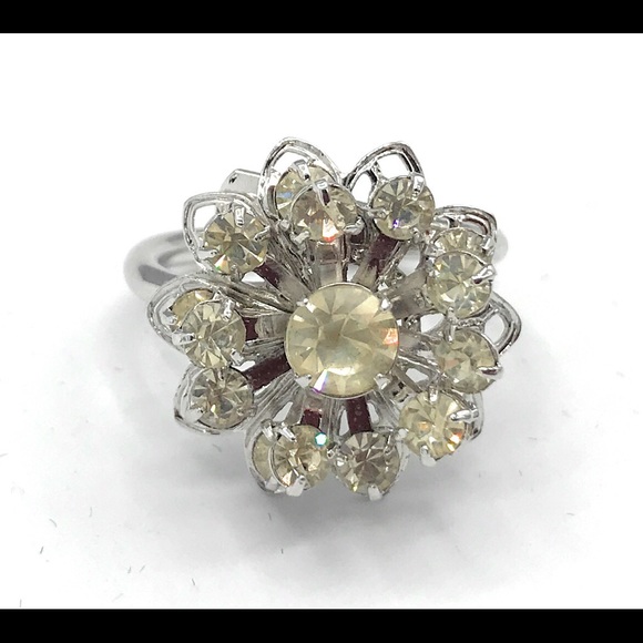 Sarah Coventry | Jewelry | Sarah Coventry Ring Size 6 675 | Poshmark